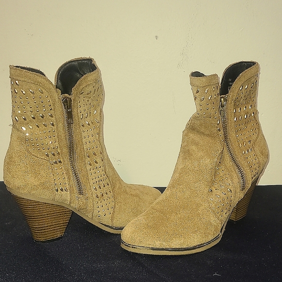 Momo | Shoes | Momo Tan Suede Ankle Boots | Poshmark